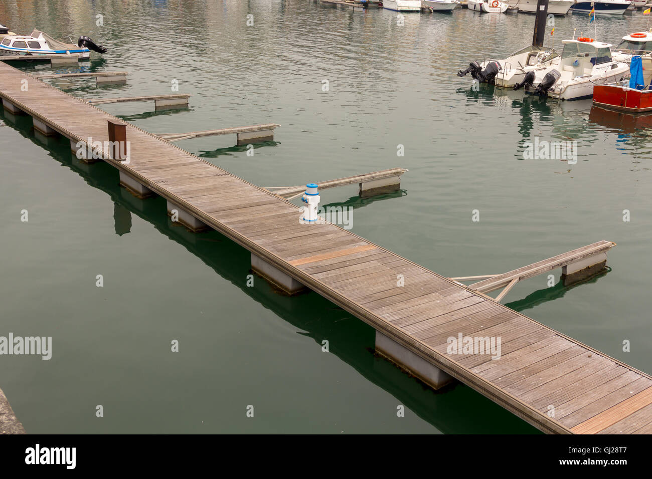 small empty wooden jetty Stock Photo - Alamy