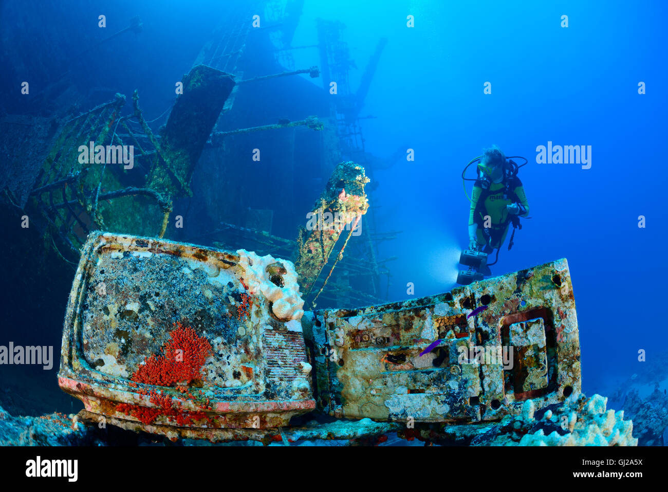 Shipwreck of the Salem Express in front of Safaga and scuba diver on ...