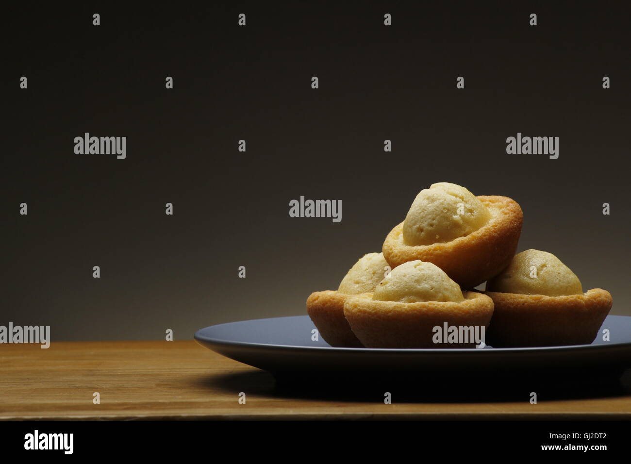 Stack of freshly baked Filipino muffin known as "kabayan Stock Photo ...
