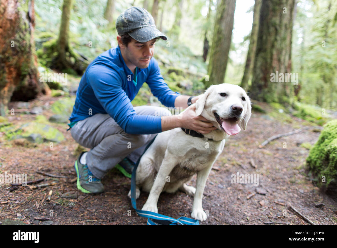 Man crouching walking hi-res stock photography and images - Alamy