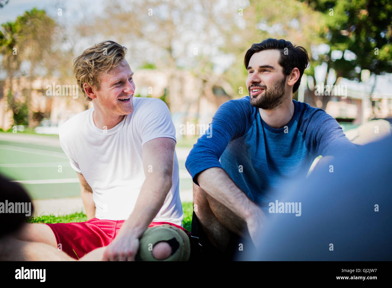 Group of people being together hi-res stock photography and images - Alamy