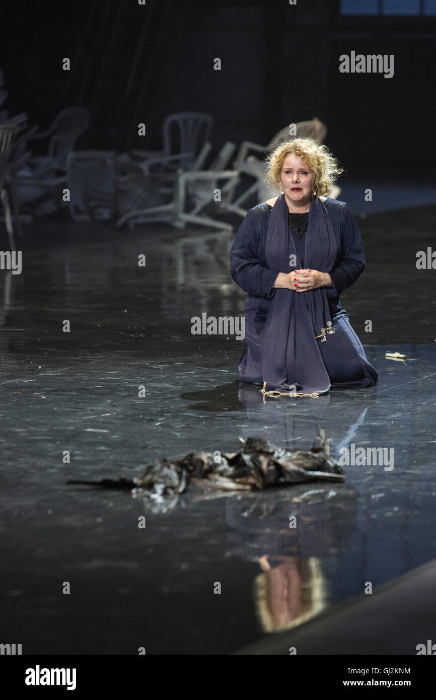 Birgitte Christensen as Alceste. The opera Alceste by Gluck opens the ...