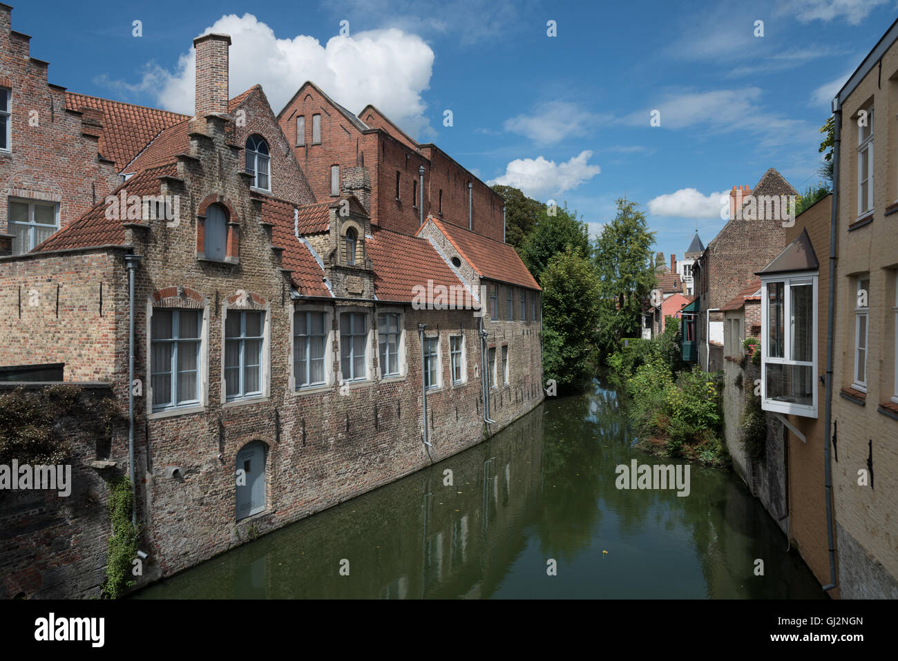 Canalside buildings in Bruges Stock Photo - Alamy