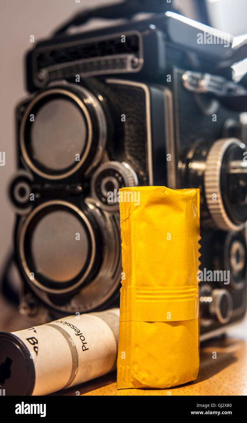Twin lens reflex tlr camera hi-res stock photography and images - Alamy