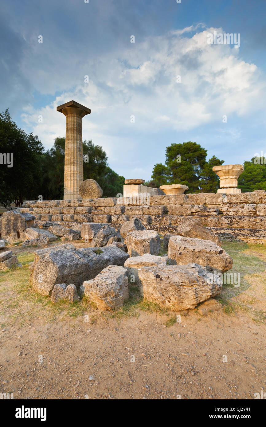 The remains of the temple of zeus at olympia hi-res stock photography and images - Alamy