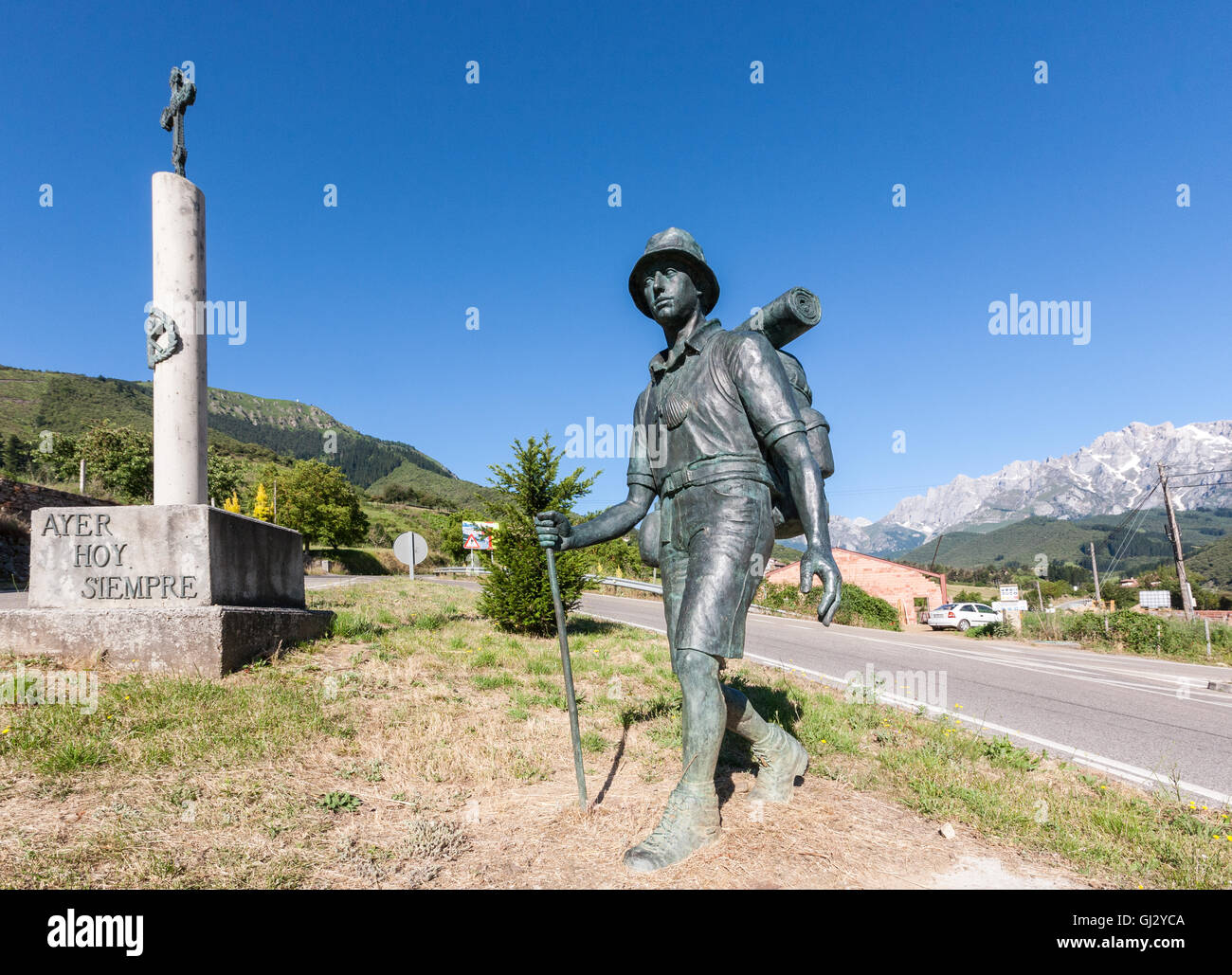 Statue of walker symbolizing hiking camino to Santiago.Famous ...