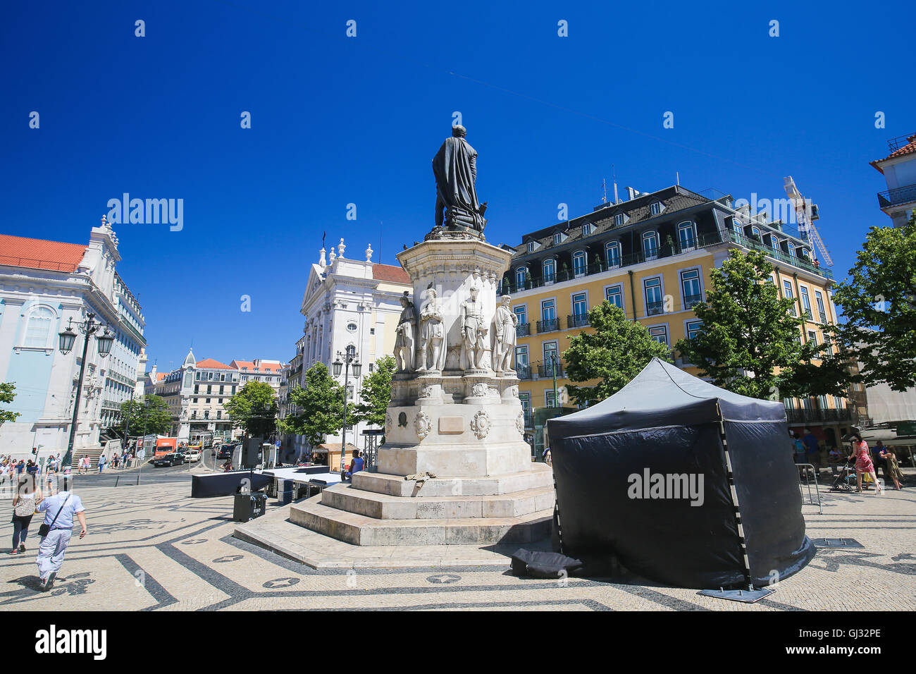 Luis de camoes square monument hi-res stock photography and images - Alamy