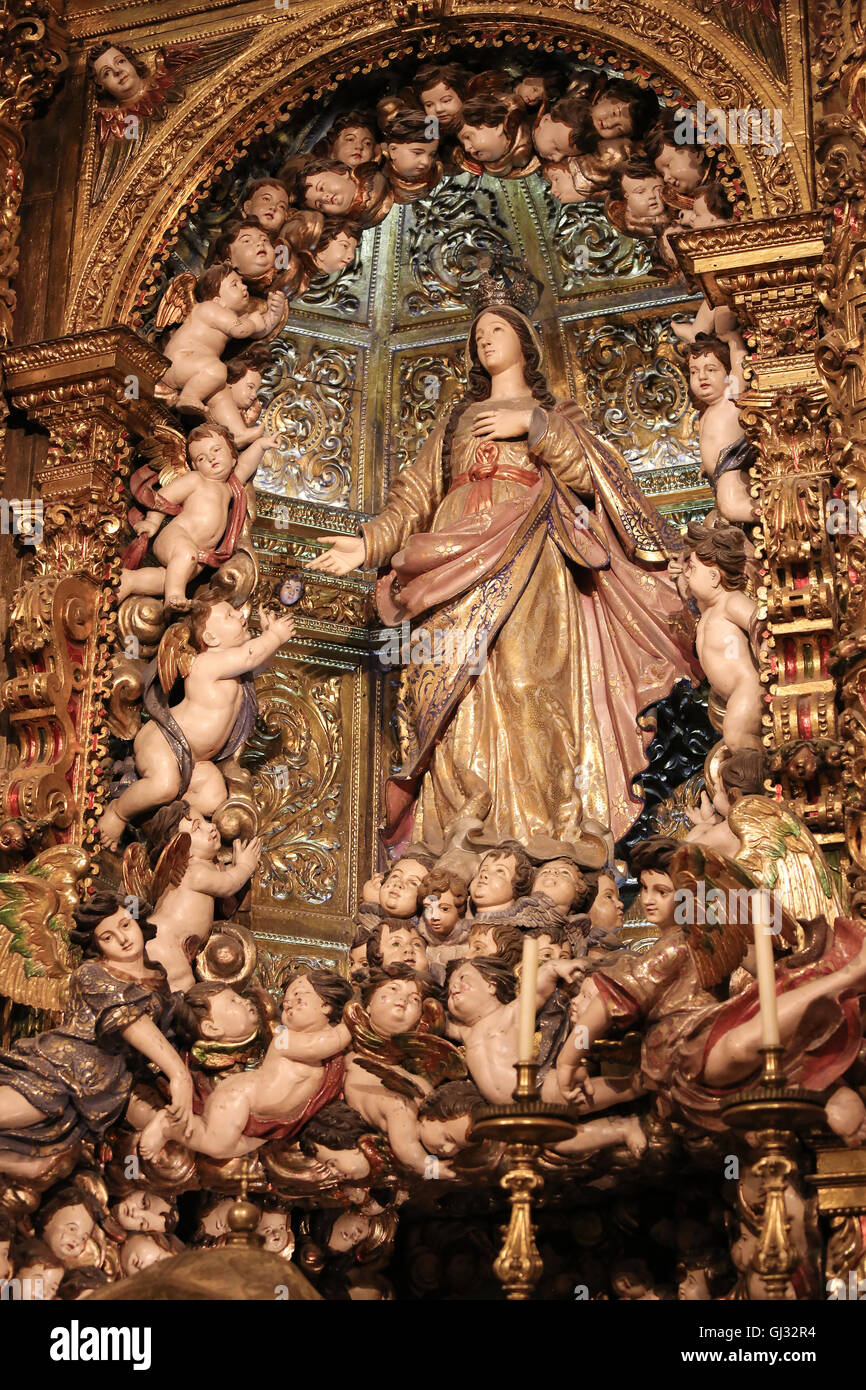 Angel statue lisbon hi-res stock photography and images - Alamy