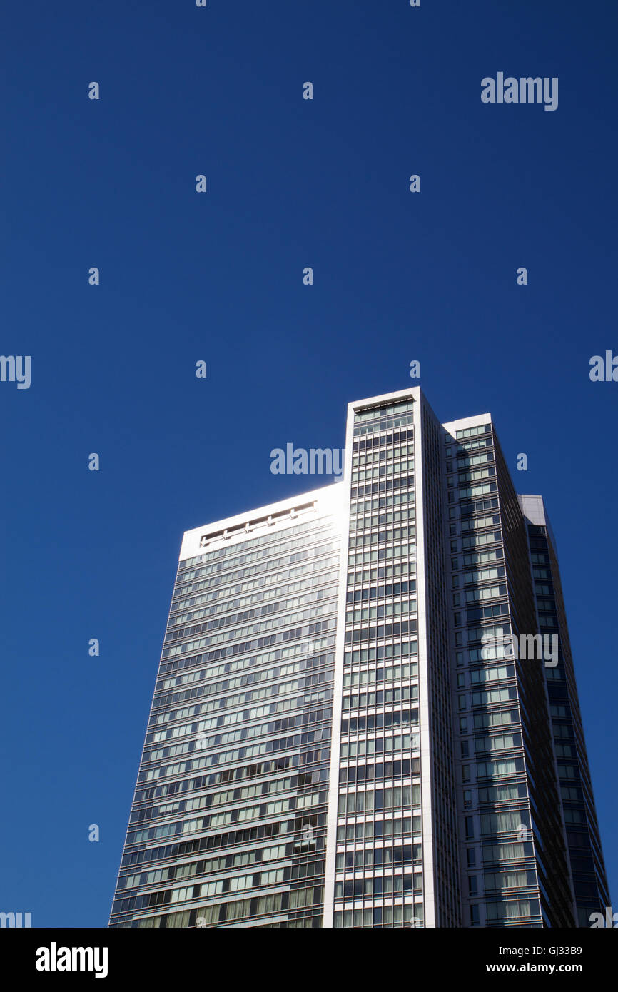 Sun Reflection skyscraper Stock Photo - Alamy