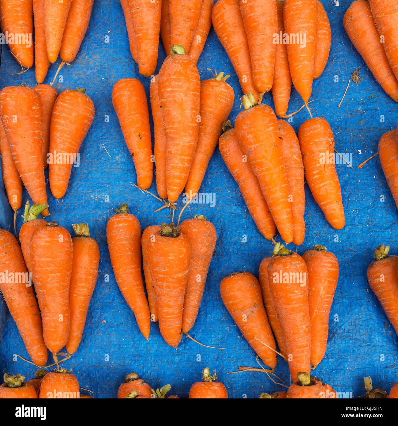 Carrot on market hi-res stock photography and images - Alamy