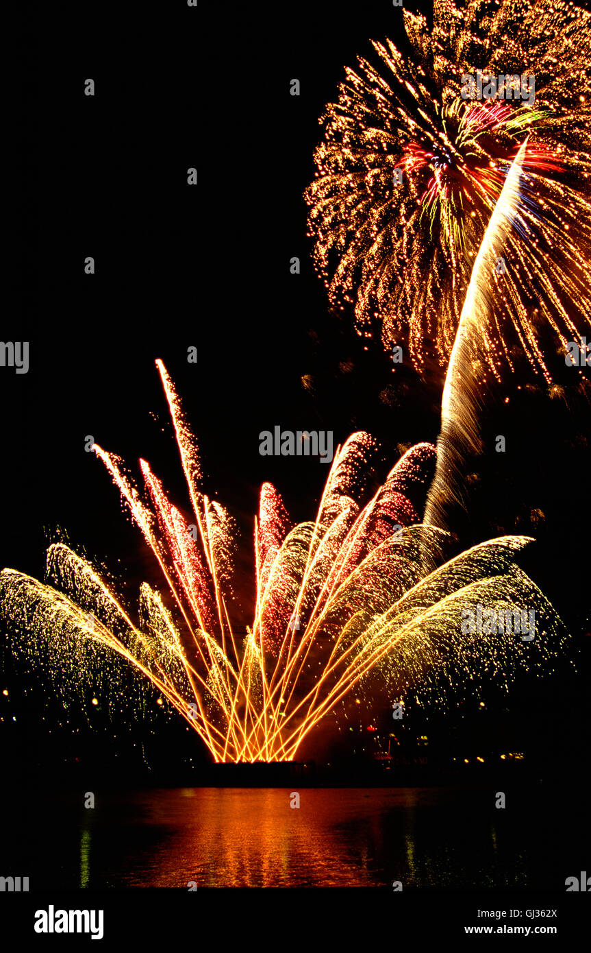 Japan feuerwerk hi-res stock photography and images - Alamy