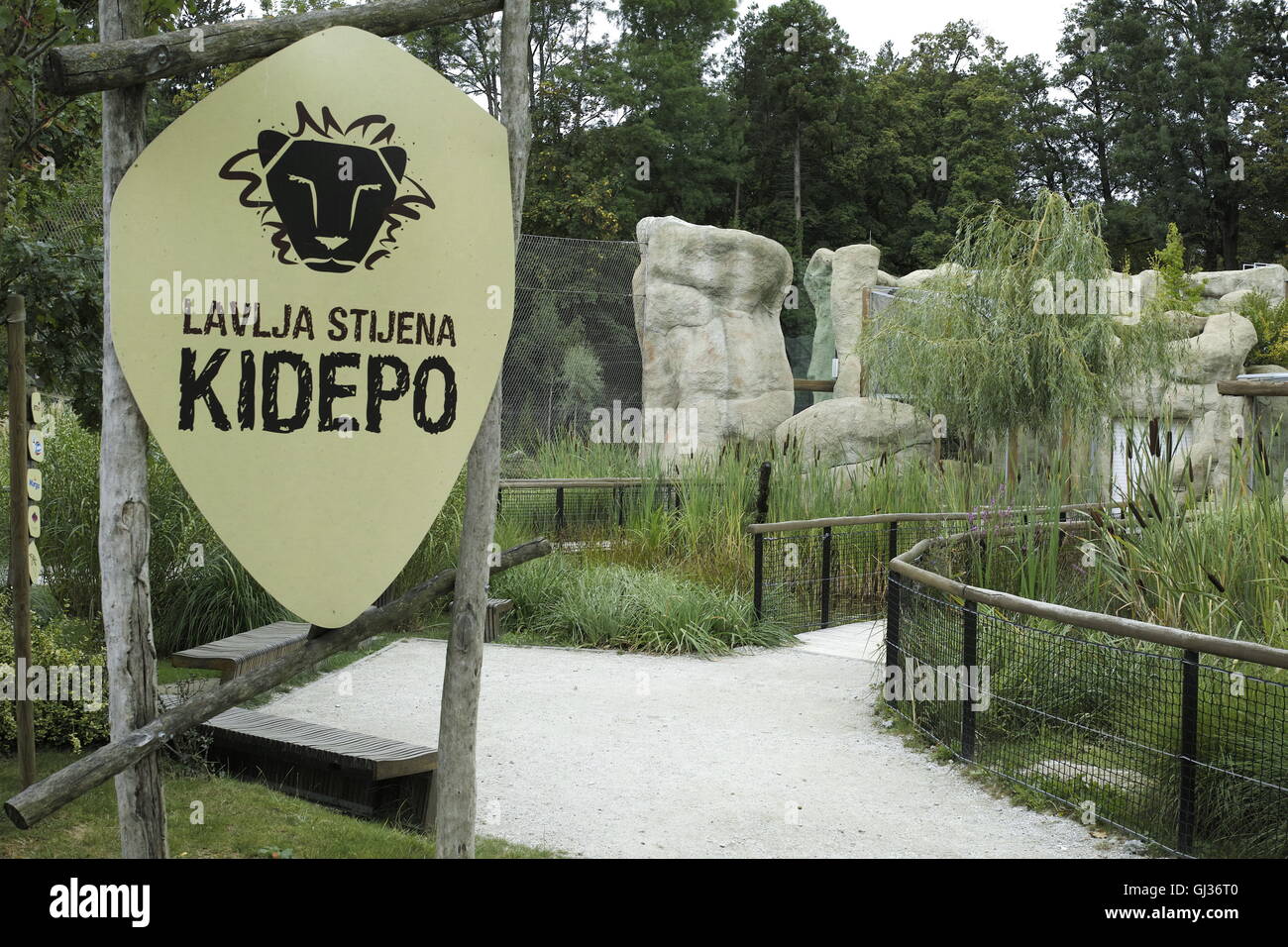 Zagreb ZOO detail - Croatia, capital city of Zagreb Stock Photo - Alamy