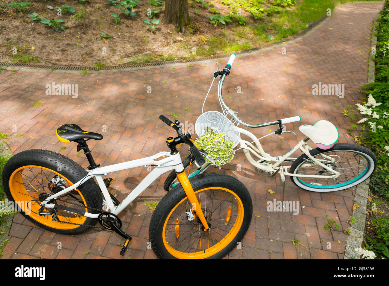 Pair of bikes hi-res stock photography and images - Alamy