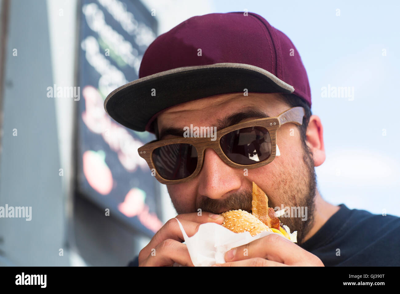 Fast food satisfaction hi-res stock photography and images - Alamy