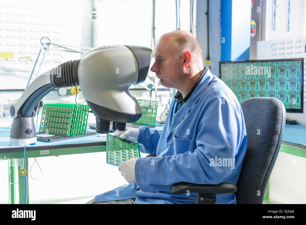 The assembly worker hi-res stock photography and images - Alamy