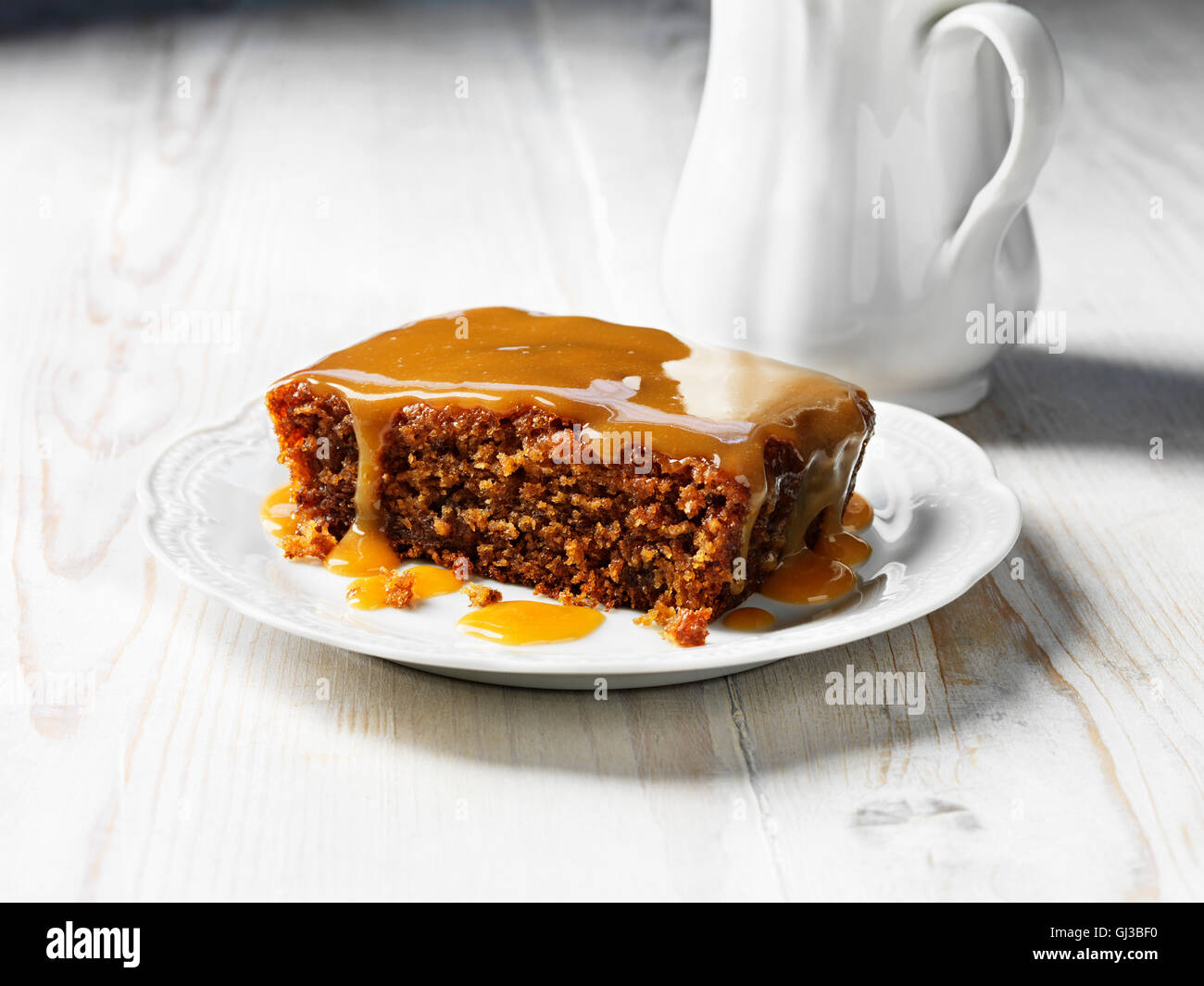 Sticky toffee pudding hi-res stock photography and images - Alamy