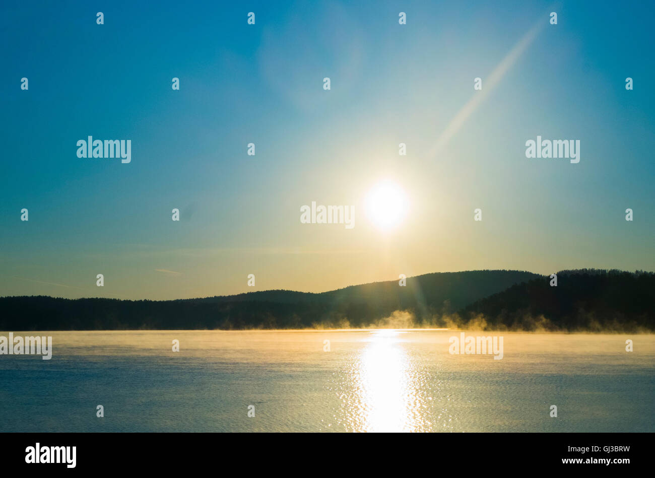 Reflective mountain lake sunset hi-res stock photography and images - Alamy