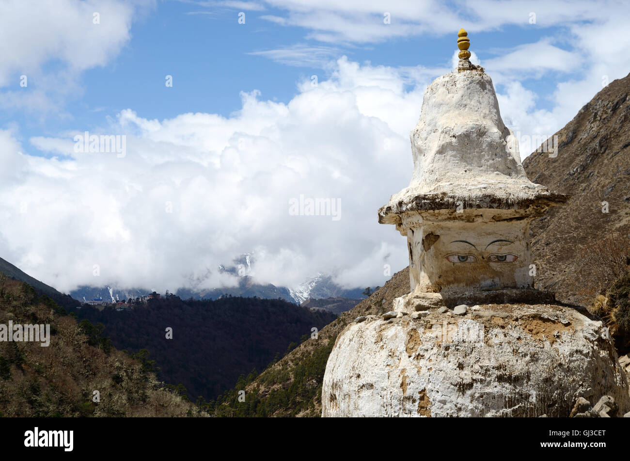 Old Tibetan stupa in Nepal ,Khumbu region,Himalayas Stock Photo - Alamy
