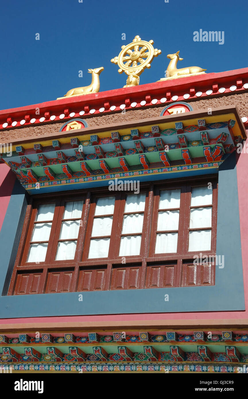Beautiful window and roof decoration of Buddhist monastery- sculpture ...