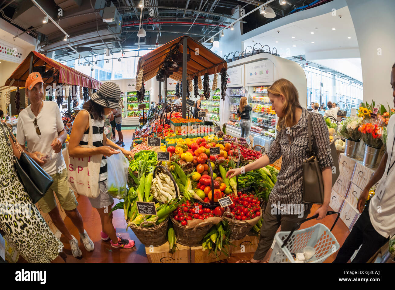 Grand opening shopping mall hi-res stock photography and images - Alamy
