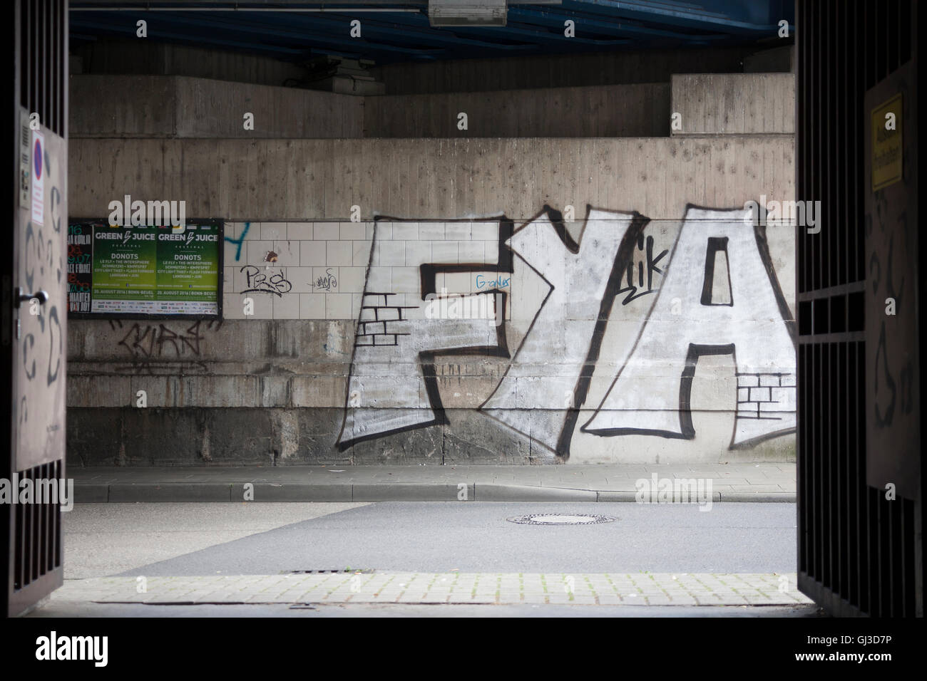 Street art and graffiti in Cologne Koln Germany Stock Photo - Alamy