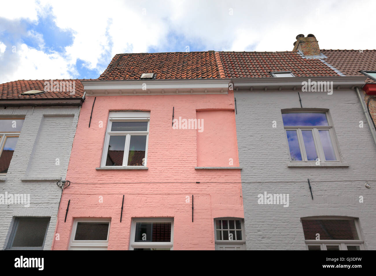Brugge row of buildings hi-res stock photography and images - Alamy