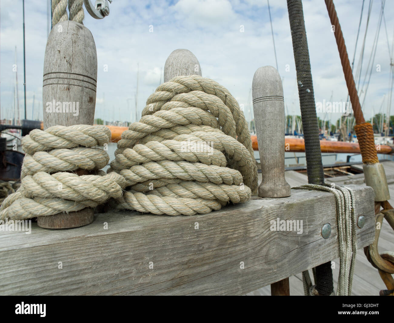 Old Natural fibre rope Stock Photo - Alamy