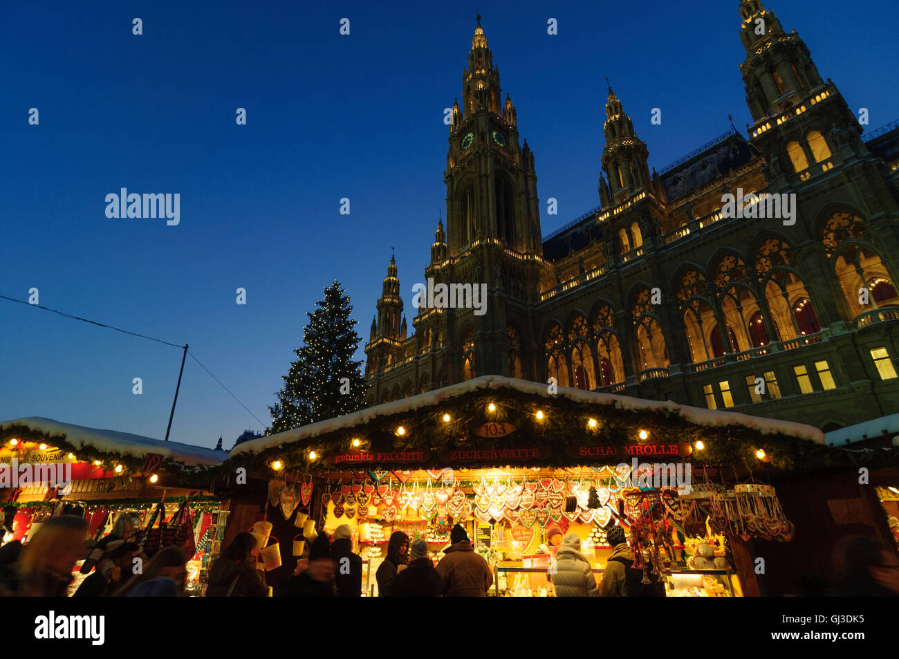 Wien, Vienna: Christmas market " Christkindlmarkt " , city hall ...