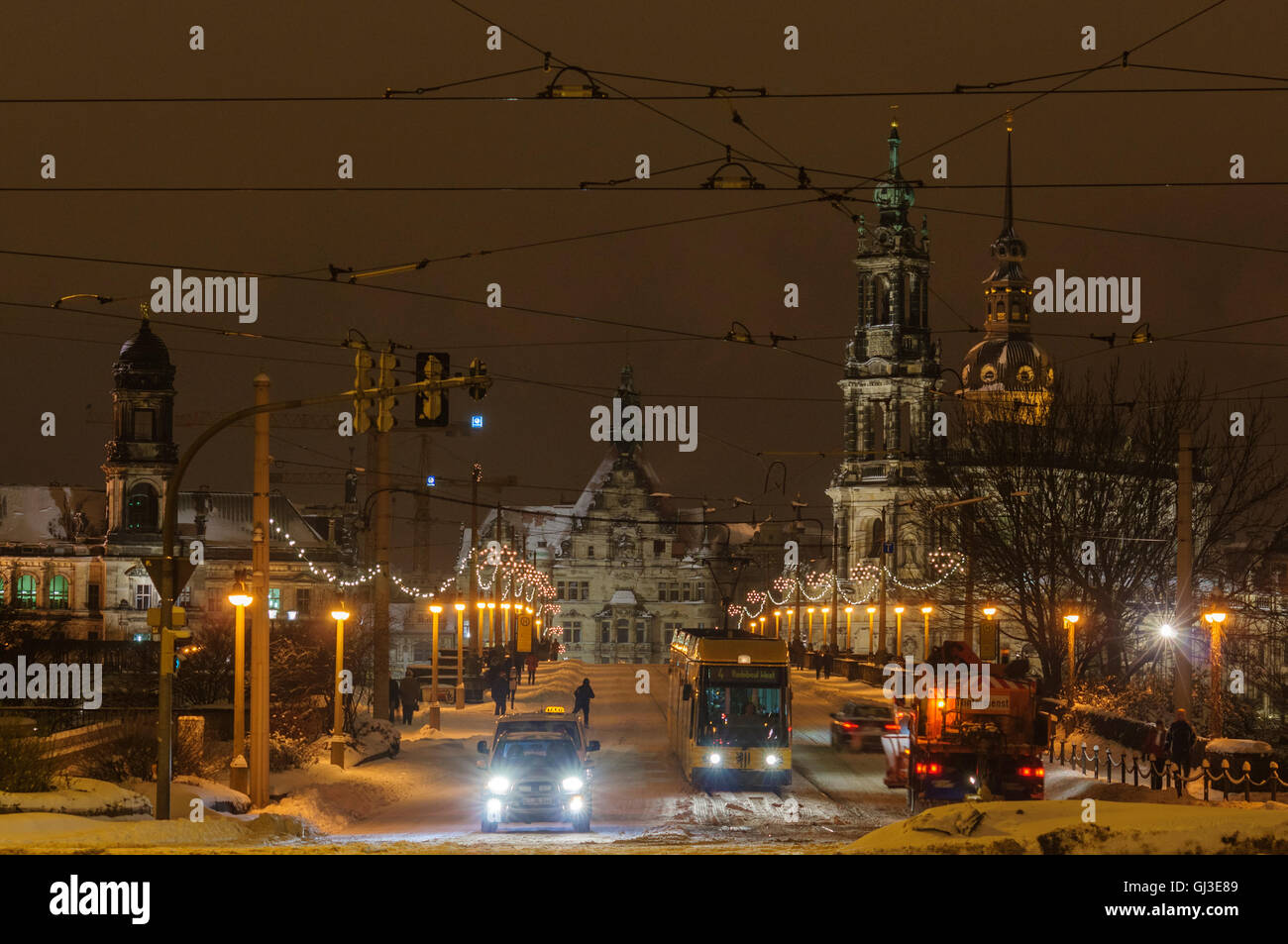 Dresden: Augustus Bridge with snow , view of castle and Hofkirche ...