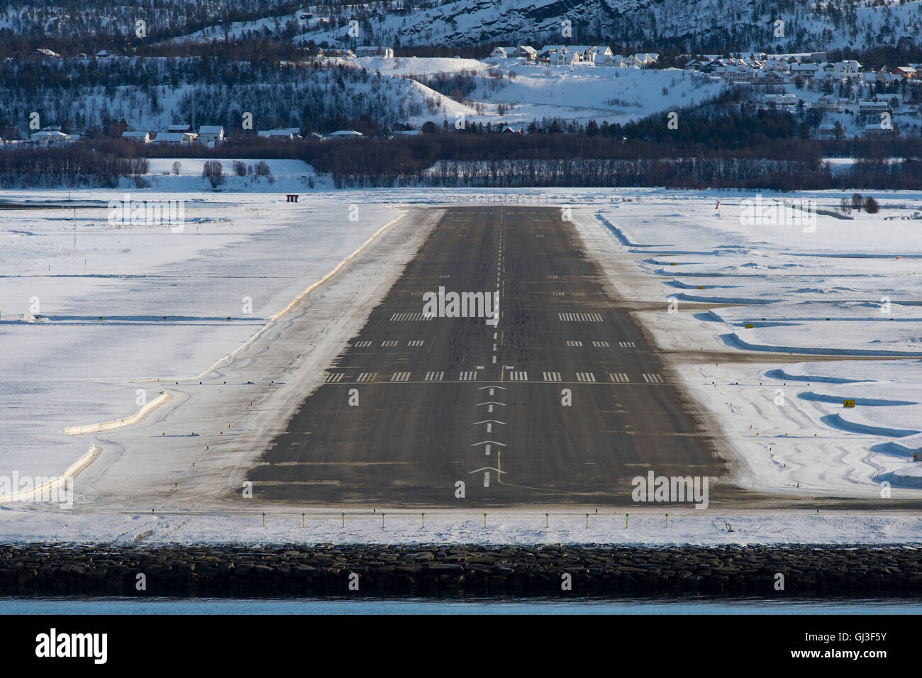 Snow runway hi-res stock photography and images - Alamy