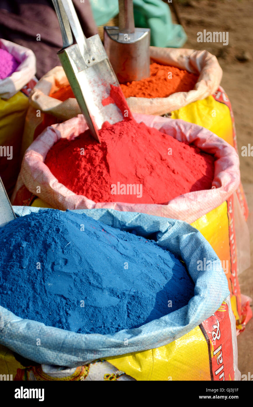 India holi colored powder hi-res stock photography and images - Alamy