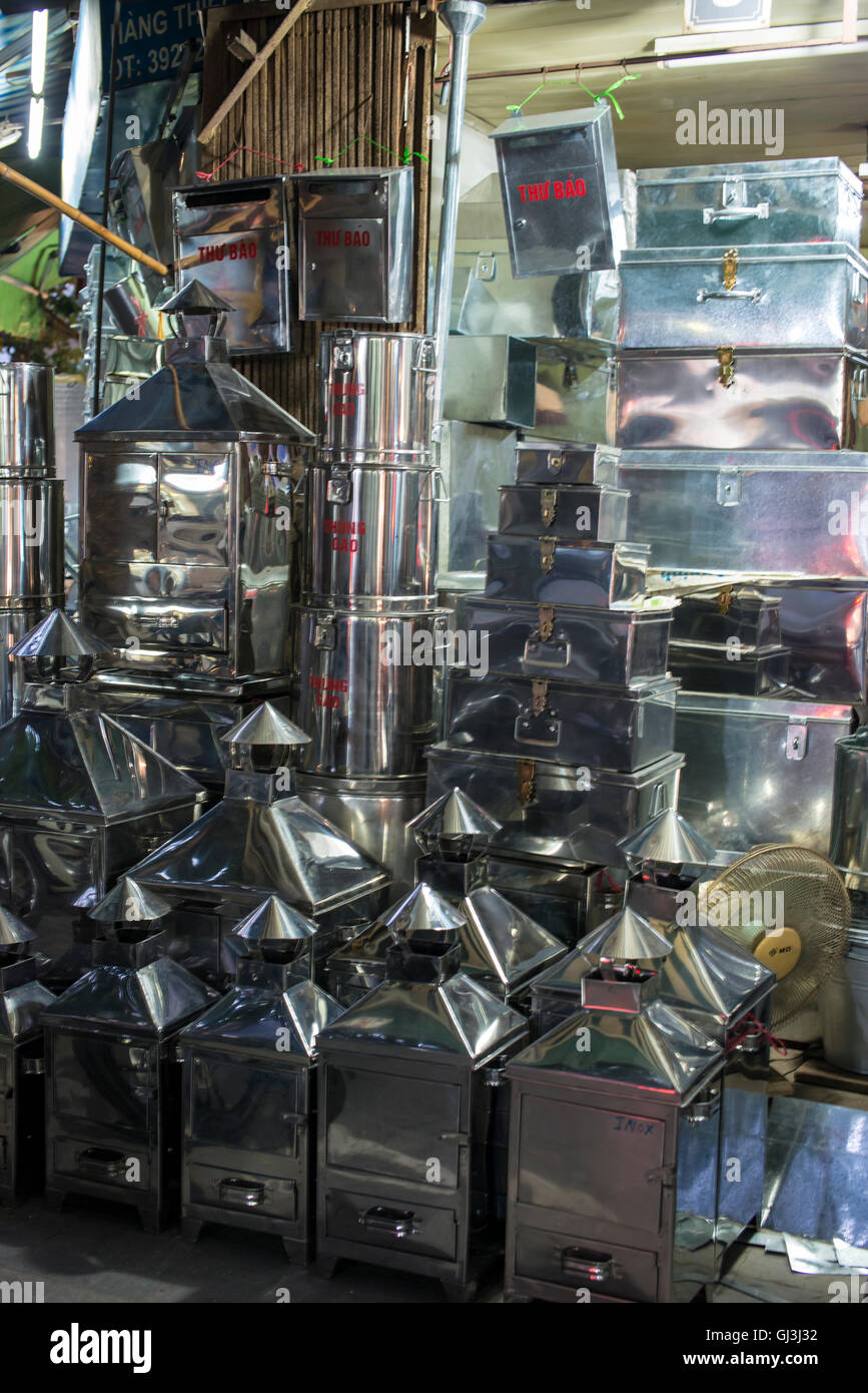 Sheet-metal goods shop, Hanoi Stock Photo - Alamy