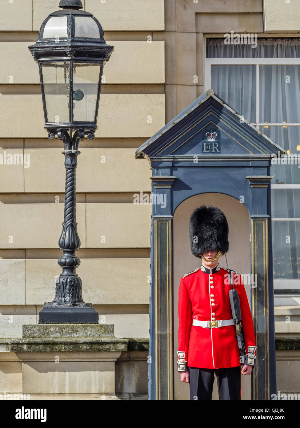 Buckingham guard, London England Stock Photo - Alamy
