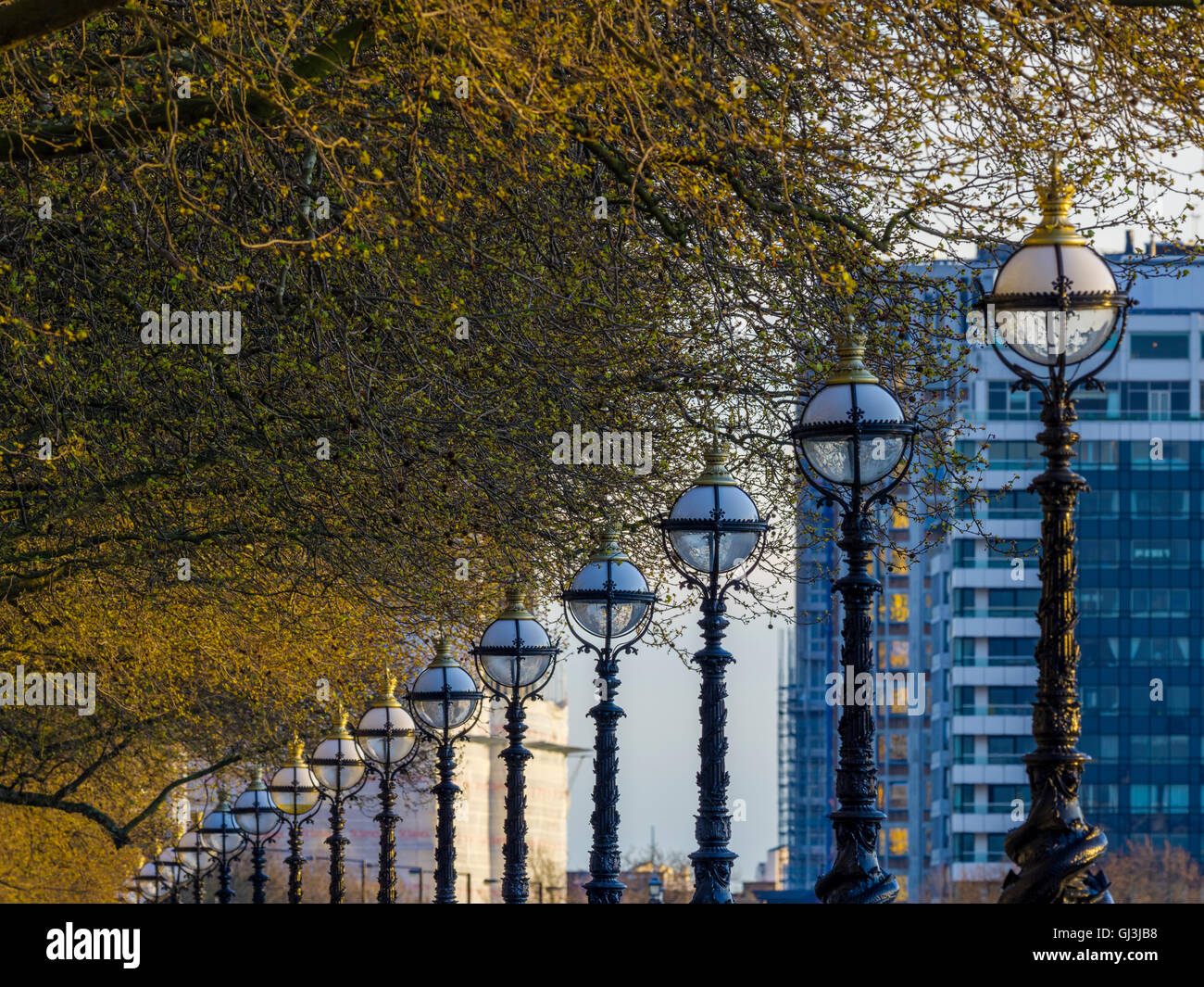 The Queen's Walk, London England Stock Photo - Alamy