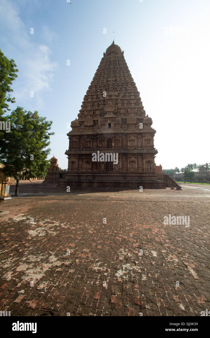 1000 years old shiva temple hi-res stock photography and images - Alamy