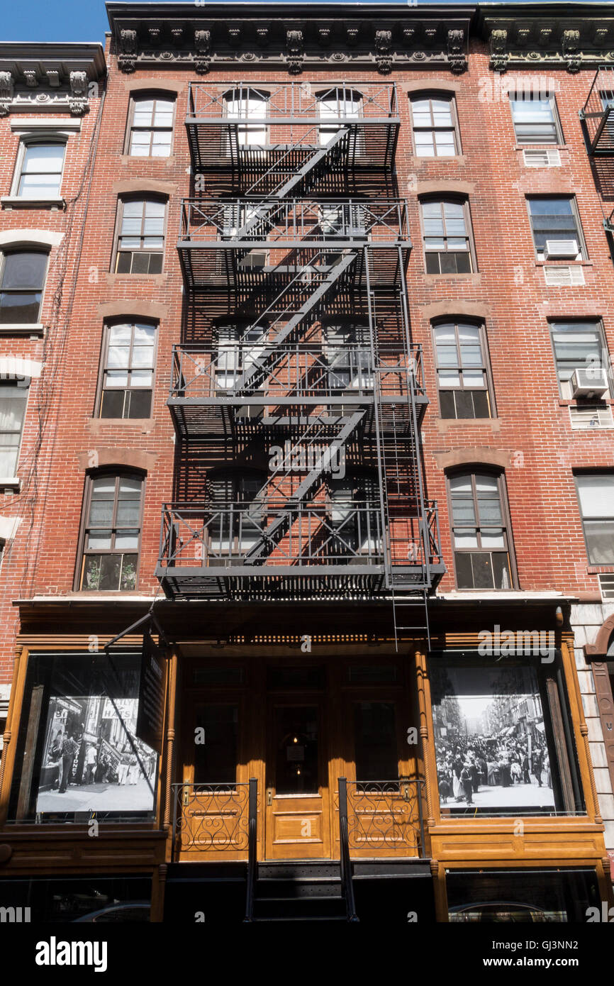 Tenement museum lower east side hi-res stock photography and images - Alamy