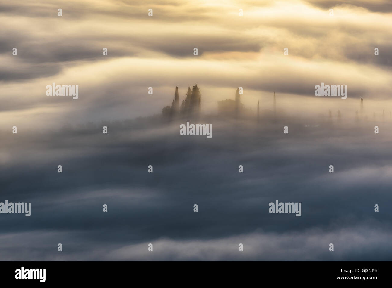 Mist nature hi-res stock photography and images - Alamy