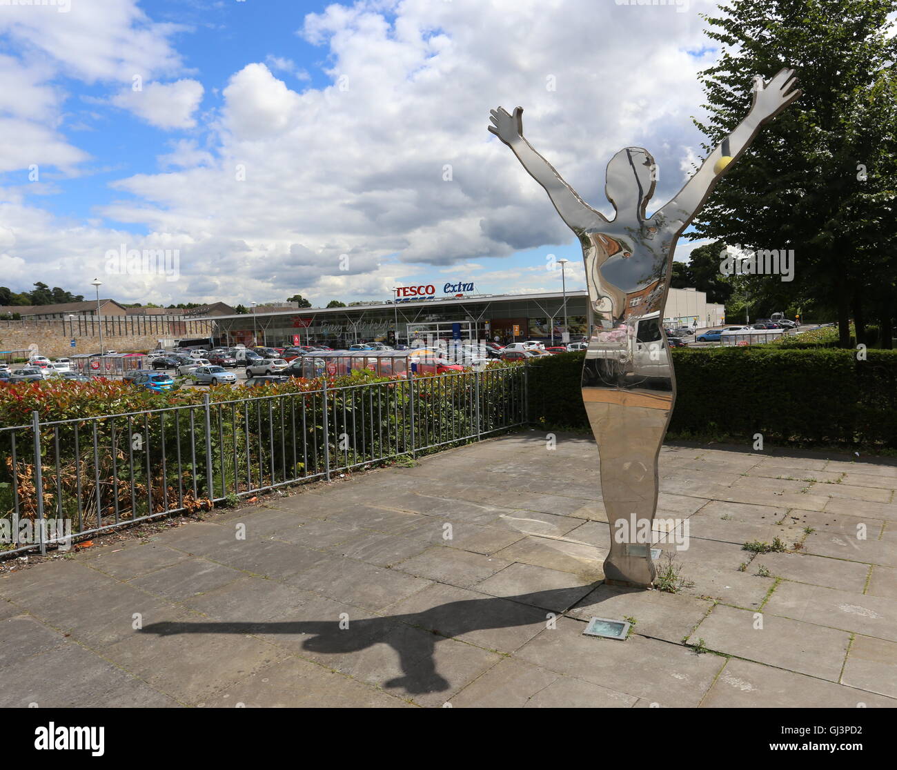 Reflective artwork hi-res stock photography and images - Alamy