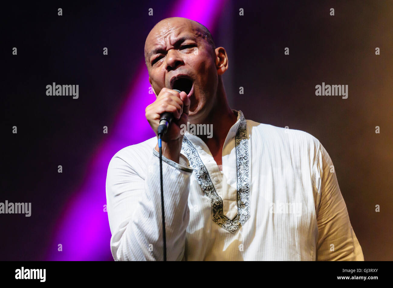 Roland young hi-res stock photography and images - Alamy