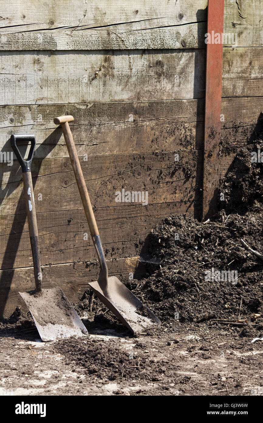 Wood shovels hi-res stock photography and images - Alamy