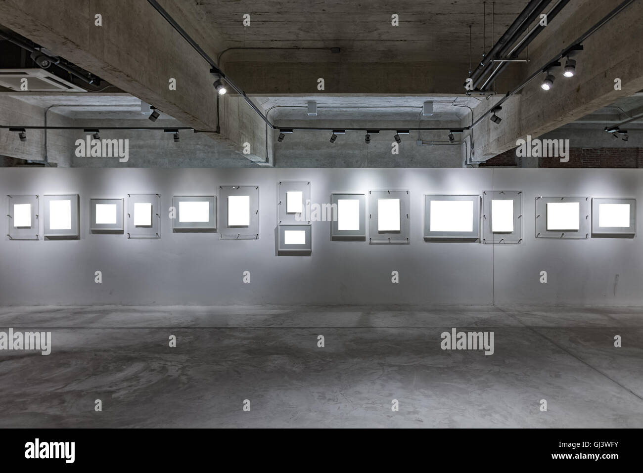 Exhibit exhibition collection modern hi-res stock photography and ...