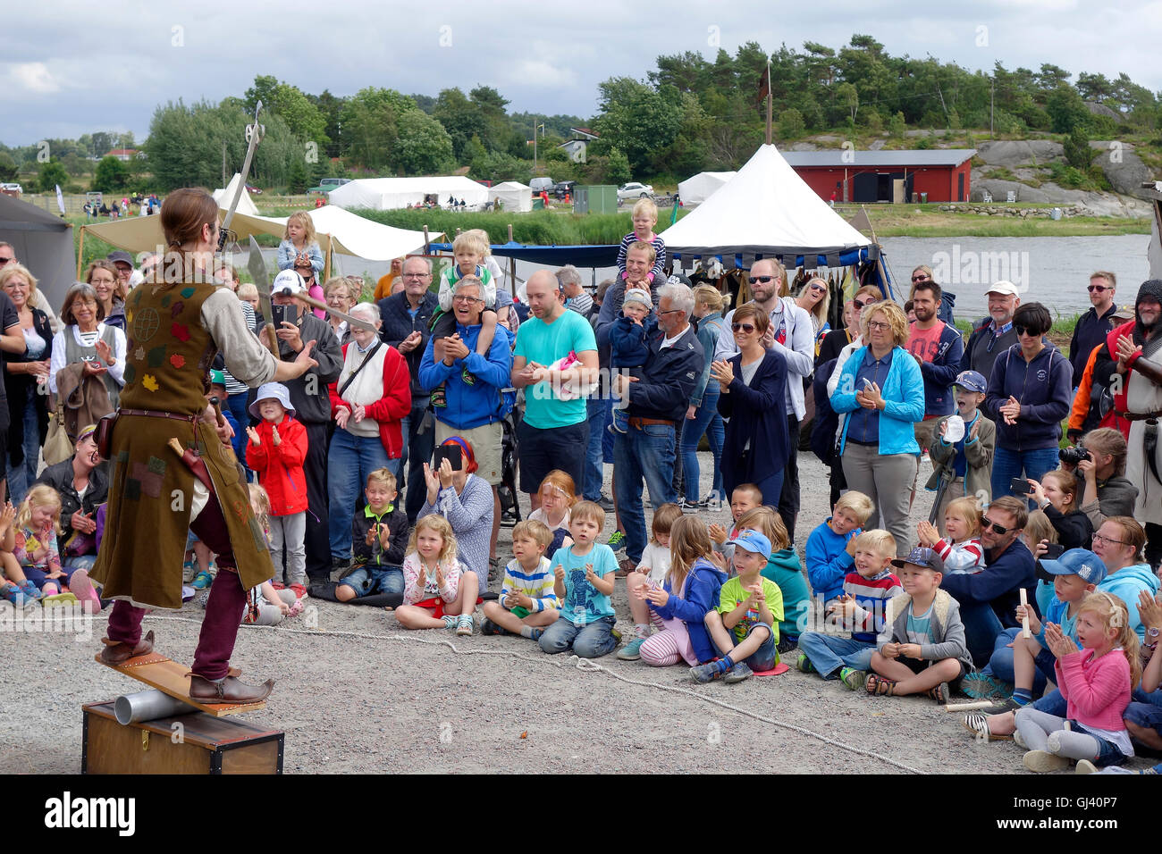 Audience outdoors hi-res stock photography and images - Alamy