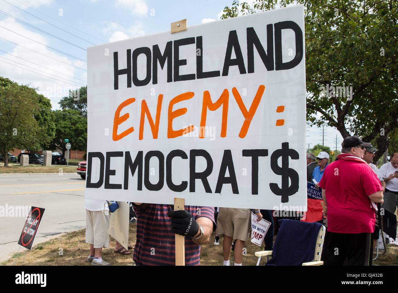 Hillary clinton campaign poster hi-res stock photography and images - Alamy