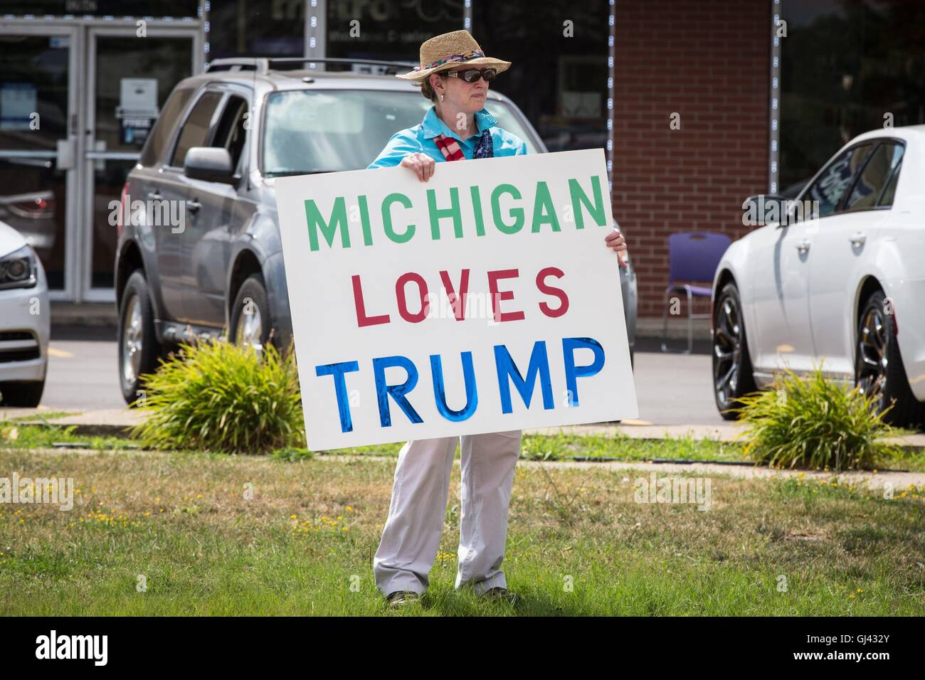 Hillary clinton campaign poster hi-res stock photography and images - Alamy