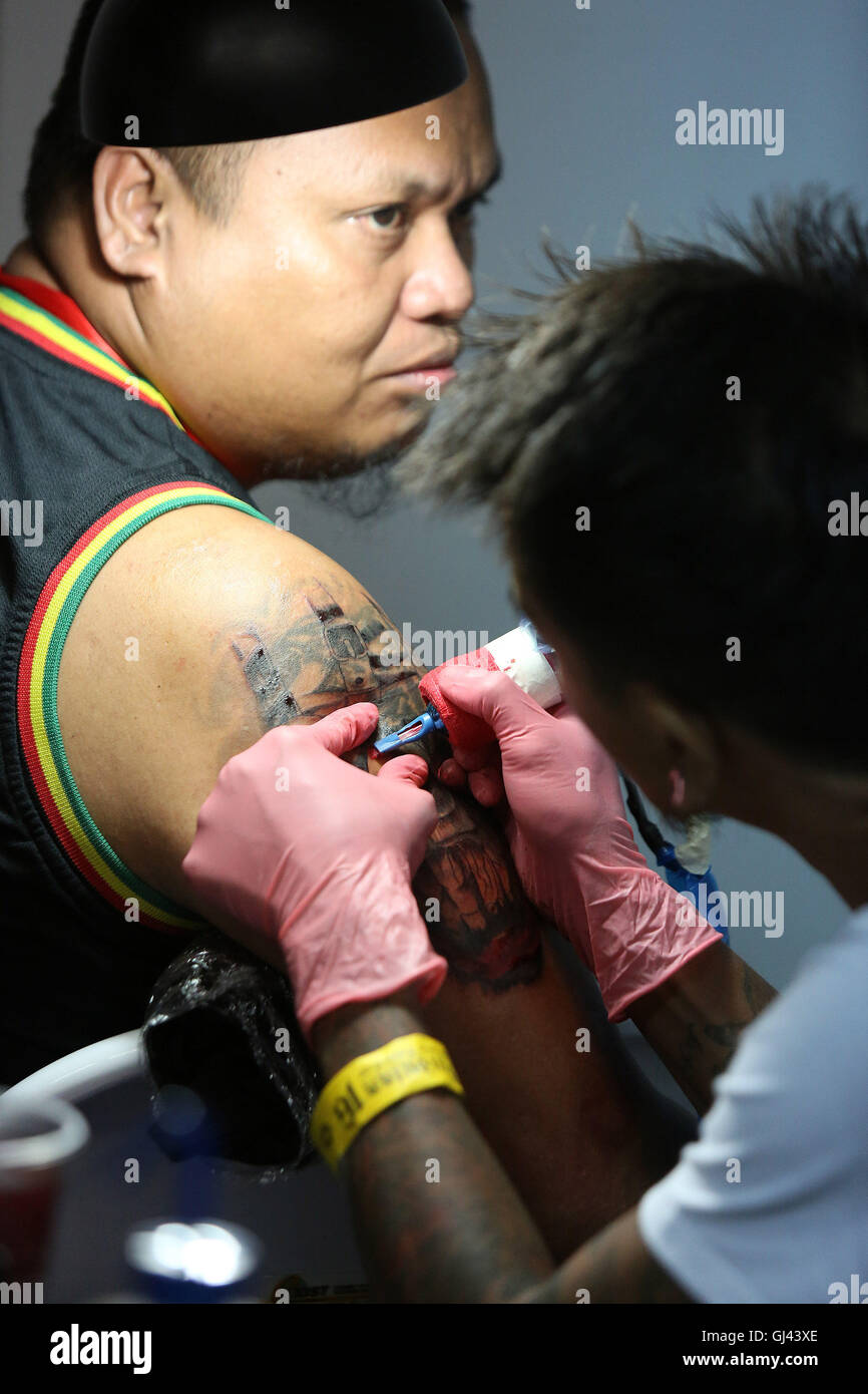 Philippine artist hi-res stock photography and images - Alamy