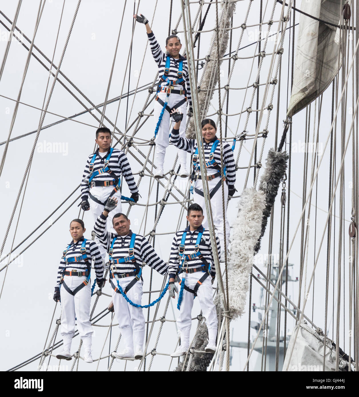 Navy climbing rigging sailor hi-res stock photography and images - Alamy