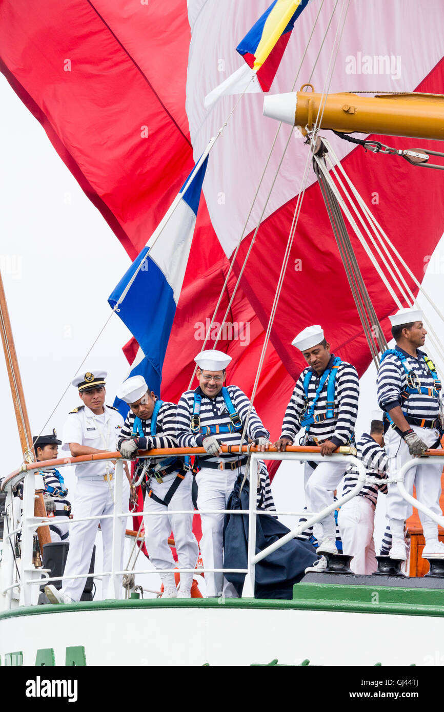 Sailor uniform hi-res stock photography and images - Alamy