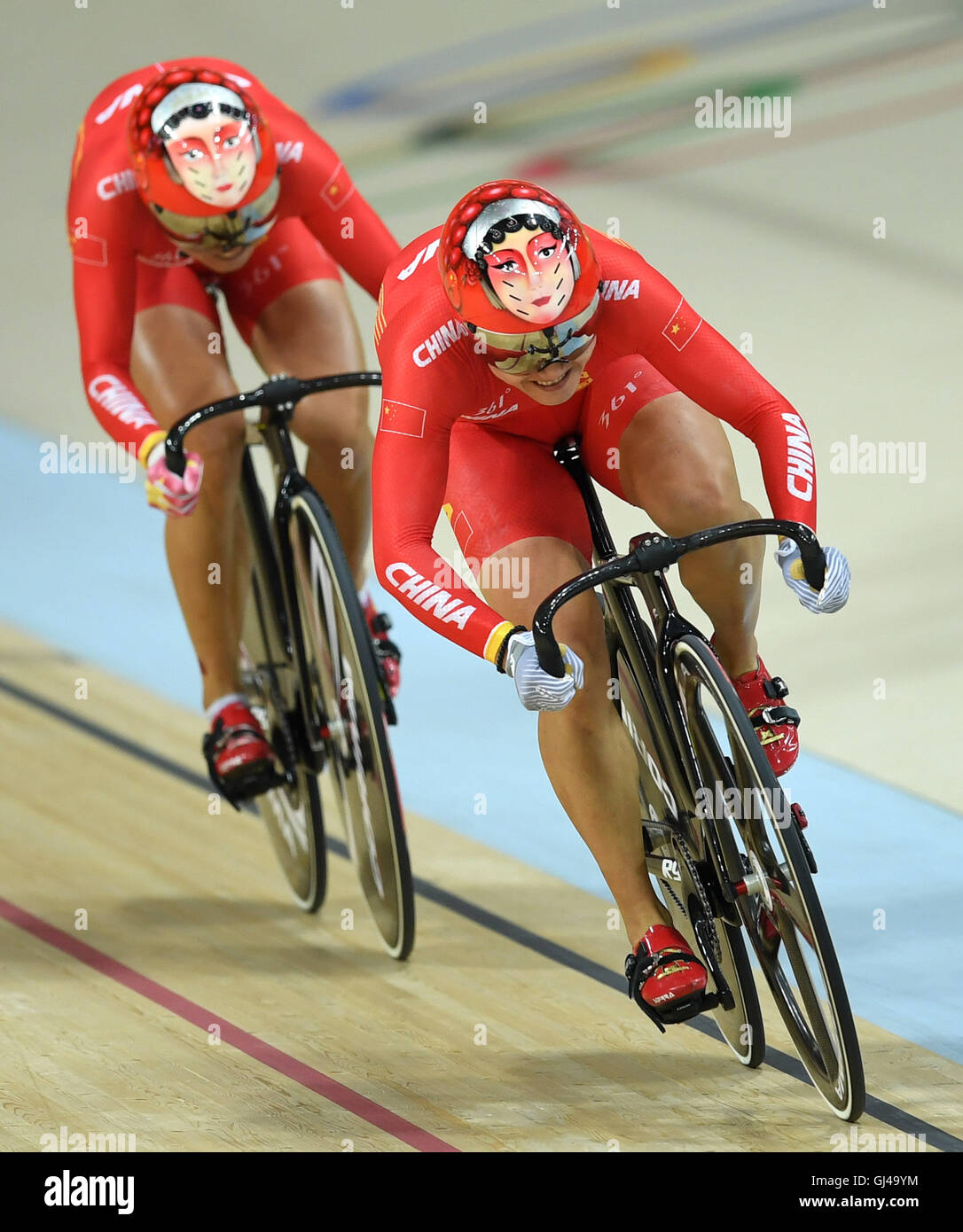 Rio De Janeiro, Brazil. 12th Aug, 2016. Gong Jinjie (R) and Zhong ...
