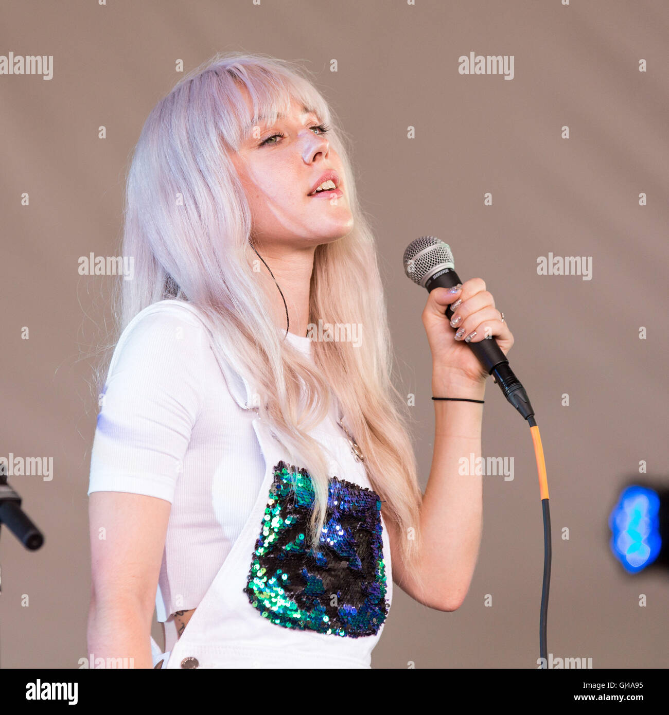 Eau Claire, Wisconsin, USA. 12th Aug, 2016. Singer NAOMI ALMQUIST of ...
