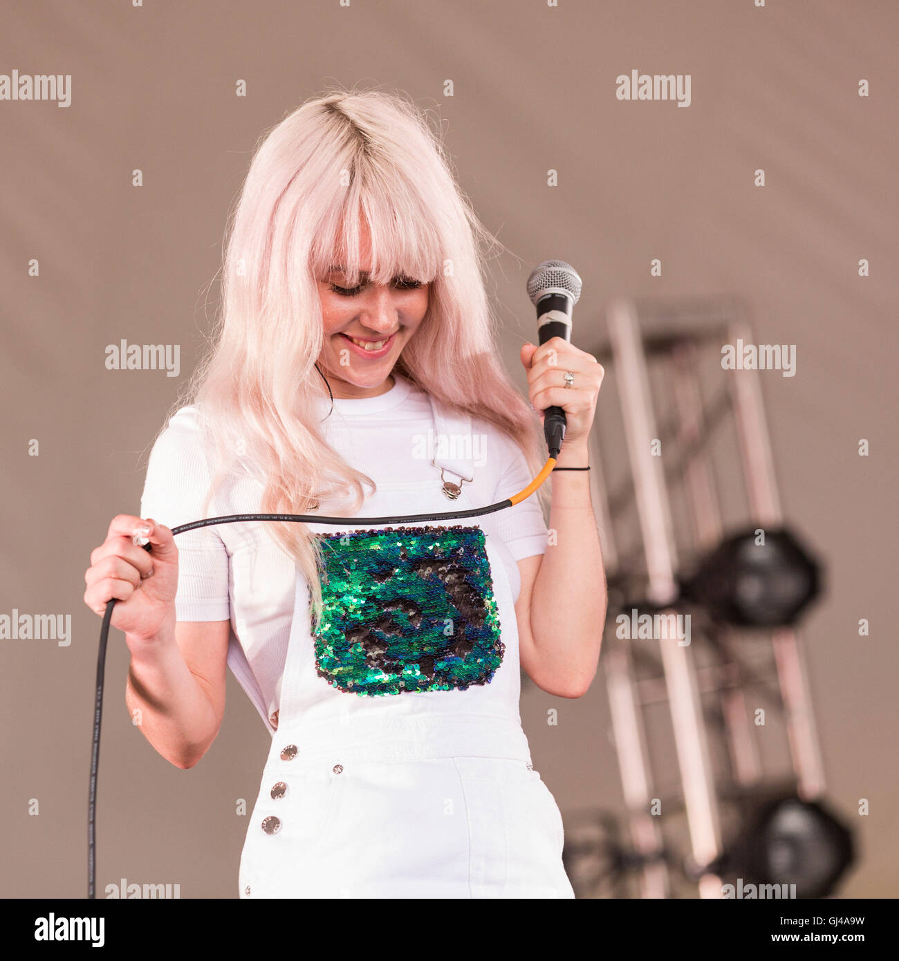 Eau Claire, Wisconsin, USA. 12th Aug, 2016. Singer NAOMI ALMQUIST of ...